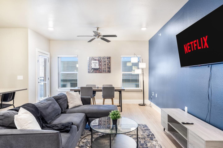 Modern 1br  Epic Waters, At&t, Gym & Shopping - Grand Prairie, TX