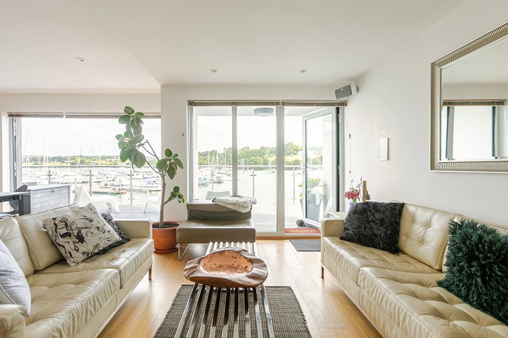 Cool And Contemporary Waterfront House - Falmouth