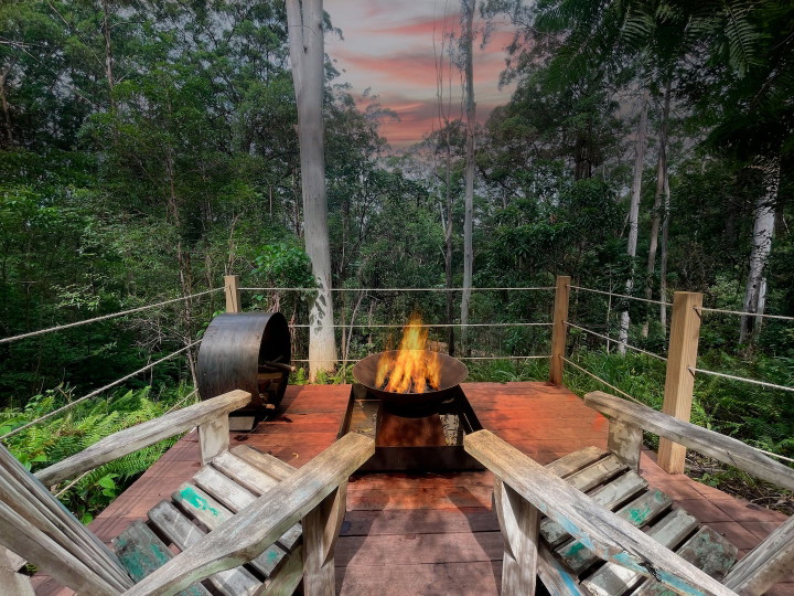 The Treehouse: Rustic Cabin + Outdoor Bath - Eumundi