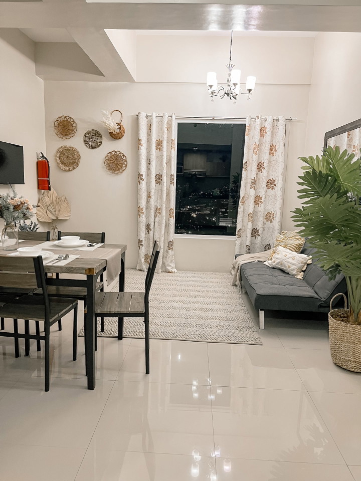 Budget 2br High Floor W/ Mall Access & Outdoorpool - Cebu