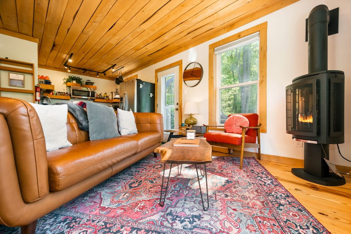 The Dacha - Cozy With Lake Views, Hot Tub, - Maryland (State)