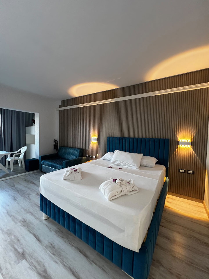 Domina Coral Bay | King Lake Suite & Kitchen - شرم الشيخ