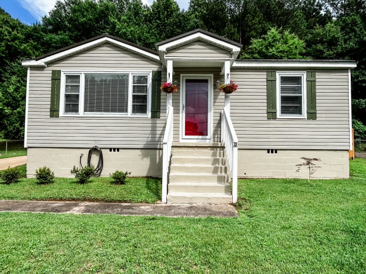 Good Vibes & Tail Rides! Cozy 2bdrm Close To Jsu! - Jacksonville, AL