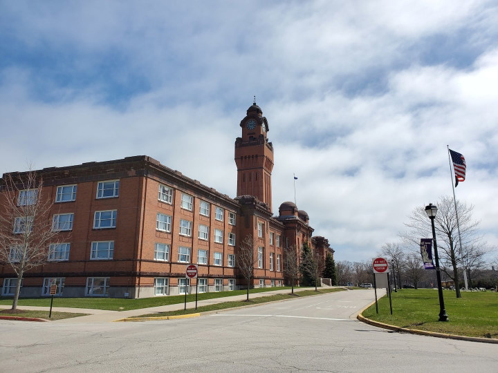 You Found It! 3 Pet-friendly Units, Full Kitchen! - Gurnee, IL