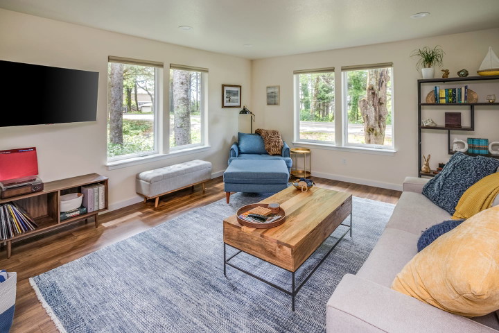 Quaint Bungalow W/ Beach Access - Cannon Beach