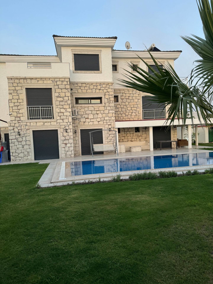 ÇEşme Müstakil Havuzlu Villa - Çeşme
