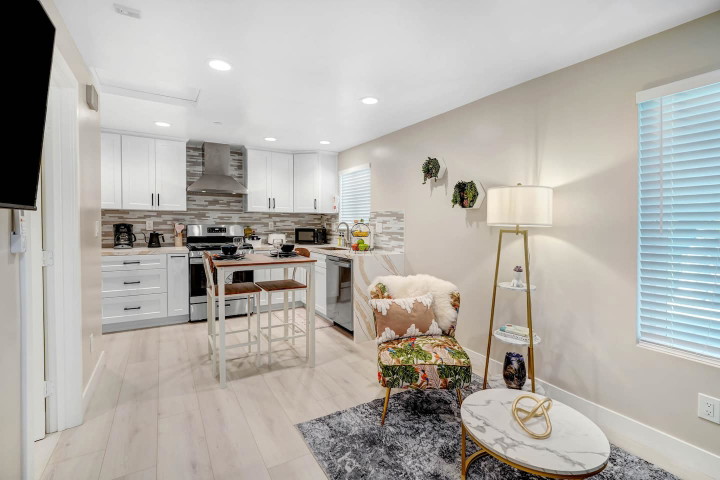 Private 1br Casita | Full Kitchen & Free Parking - Alhambra, CA