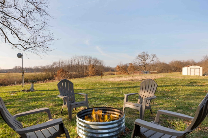 The Chesterfield Farmhouse On 35 Acres - Illinois