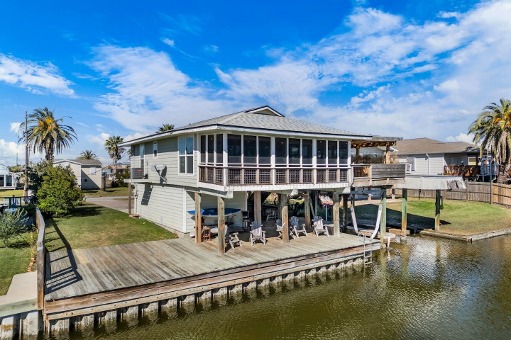 Dock Holiday: Waterfront, Perfect For Fishing - Jamaica Beach, TX
