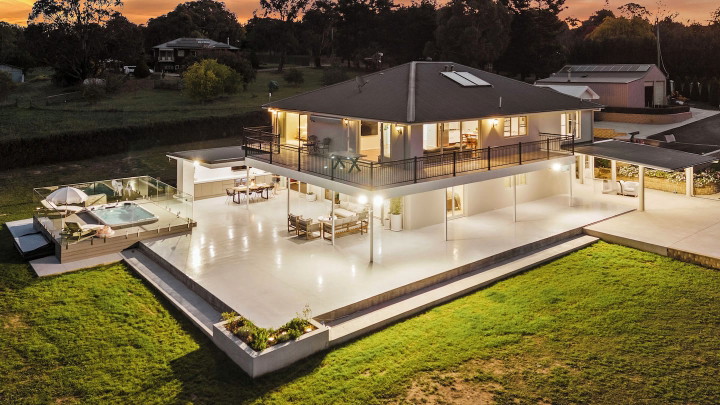 Grand Homestead With Heated Pool, Sleeps 23 - Bathurst