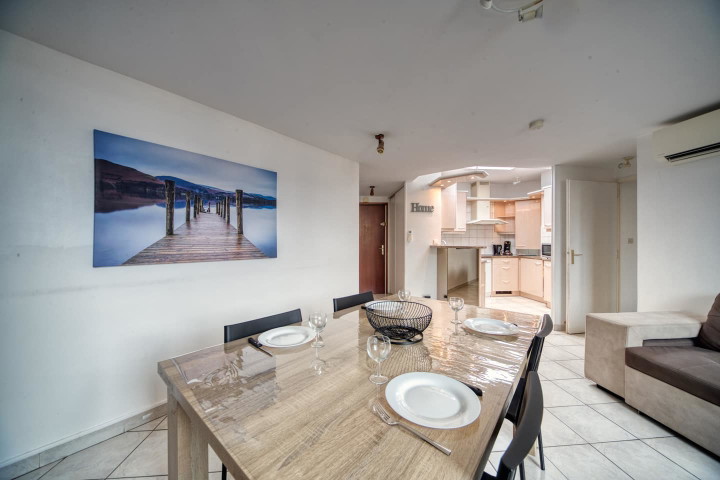 Comfortable 56 M² Accommodation In The City Center  Parking - Aix-les-Bains