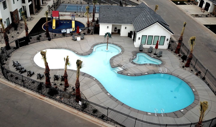 The Boathouse Boat Themed Townhome Near St. George - St. George, USA