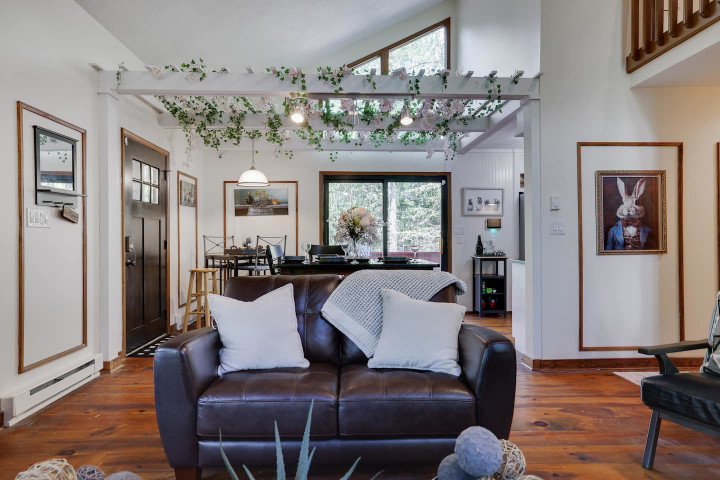 Cozy Modern Chalet - Pocono Lake