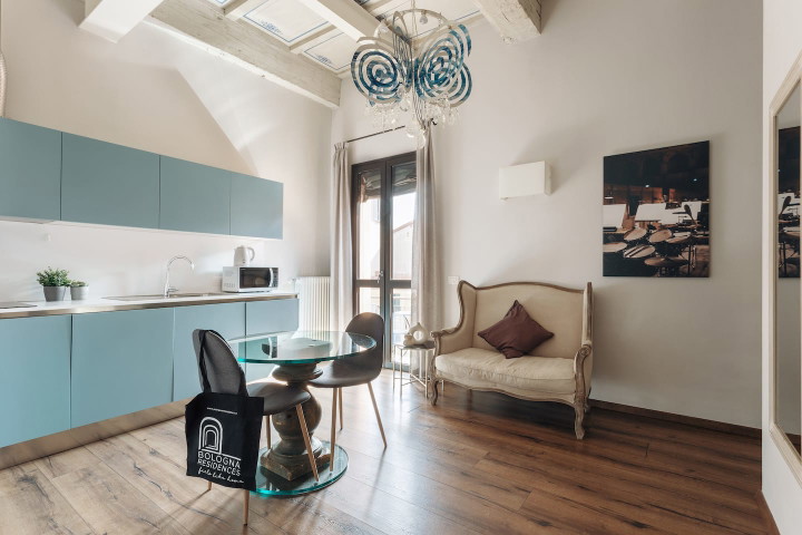 Lovely One-bedroom With Balcony - Bologna