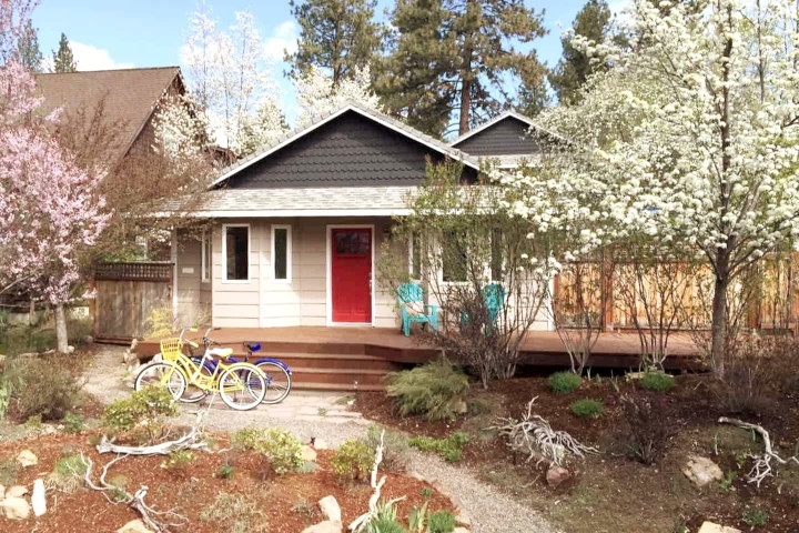 Westside Walkable | Hot Tub | Dogs | Bikes | Food - Bend, OR