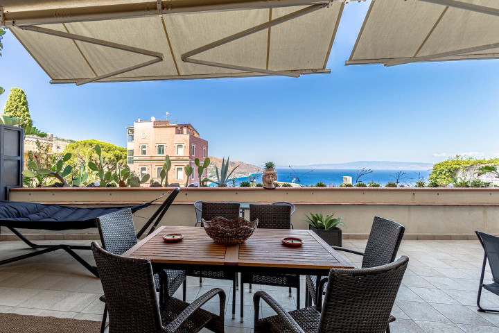 Casetta Bella 2/2 W/huge Private Sea View Terrace - Taormina