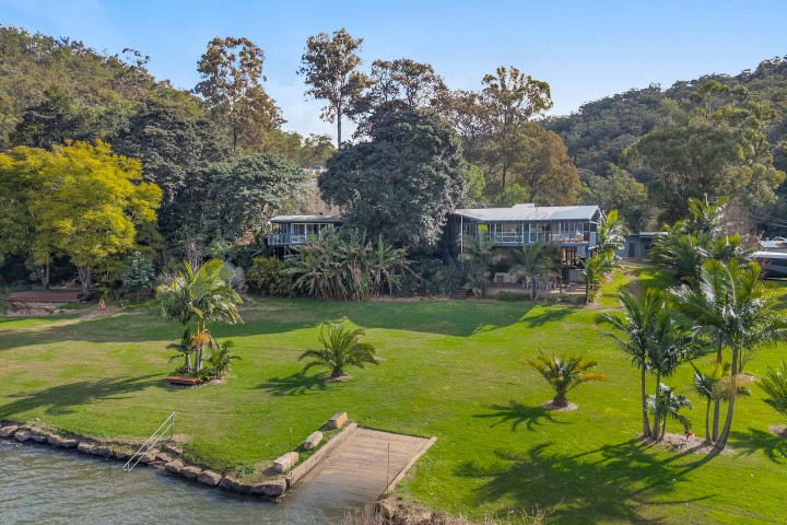 Half Moon Bay - A Waterskiers Delight -Hawkesbury - Wisemans Ferry