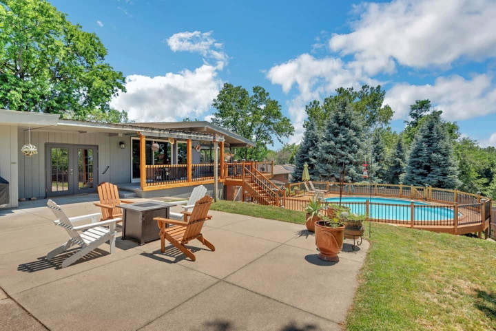 Luxury 4 Br Mid-century Modern Home - Des Moines