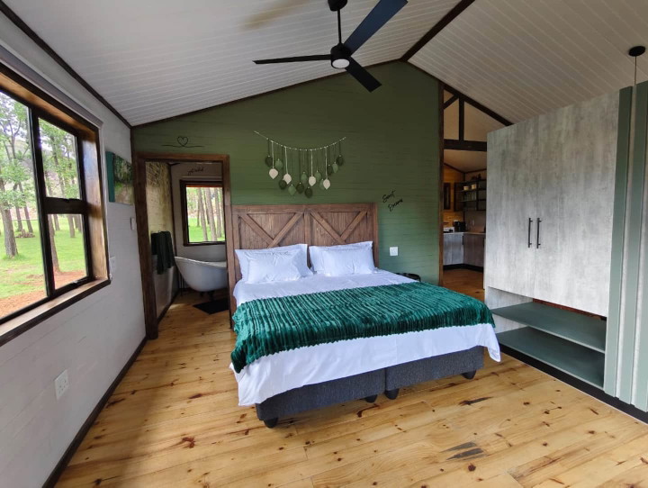 Trout River Falls: Luxury Log Cabin - Poplar Pod - Lydenburg
