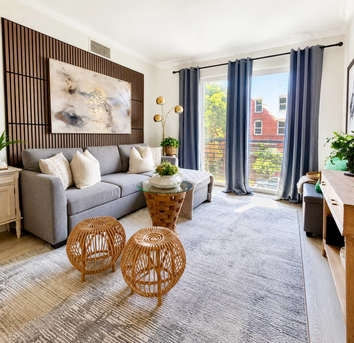 Large Luxury Downtown Condo: Pool, In-unit Laundry, Parking, Walk Everywhere - Coronado, CA