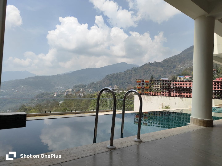 Luxury Pool Villa With Views Near Mg Marg, Gangtok - Gangtok