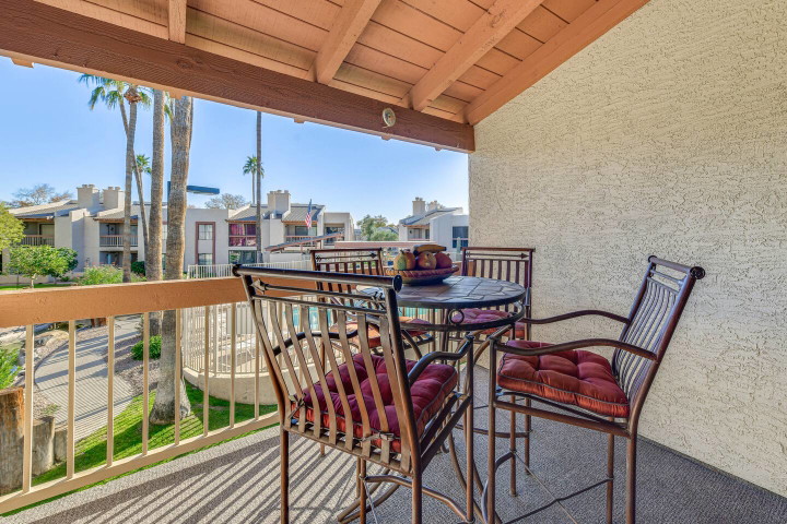 Steps To Pool & Hot Tubs! Snowbird Escape In Mesa - Mesa, AZ
