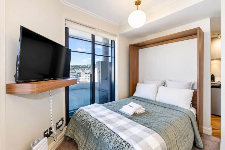 City Lookout | Te Aro Studio + Private Balcony - Wellington