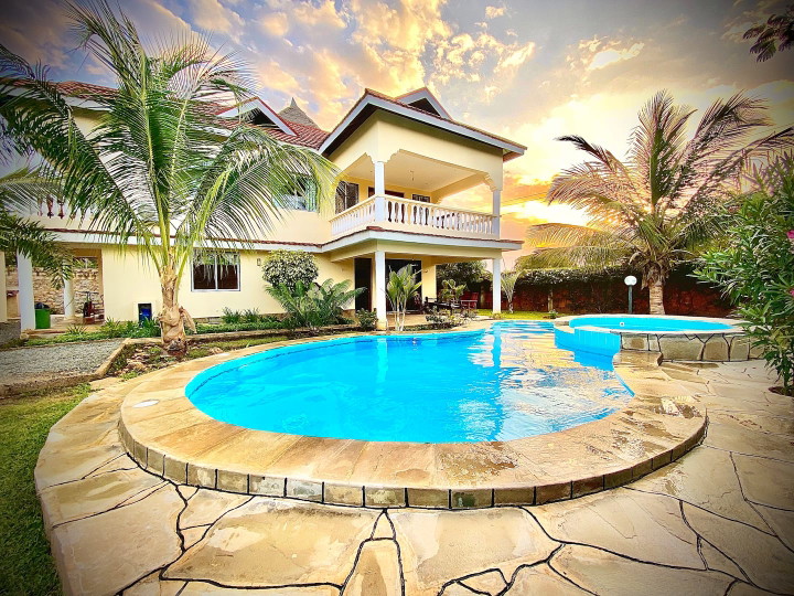 Maskani Villa - Diani Beach