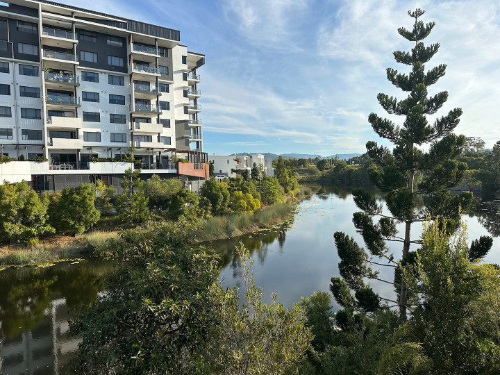 Near New 4br Townhouse By Mall - Gold Coast