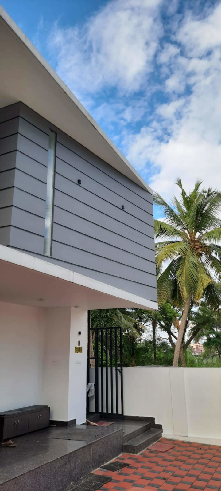 1st Floor, 2 Bhk With (1 Ac Room), Bath Attached, - Kochi, India