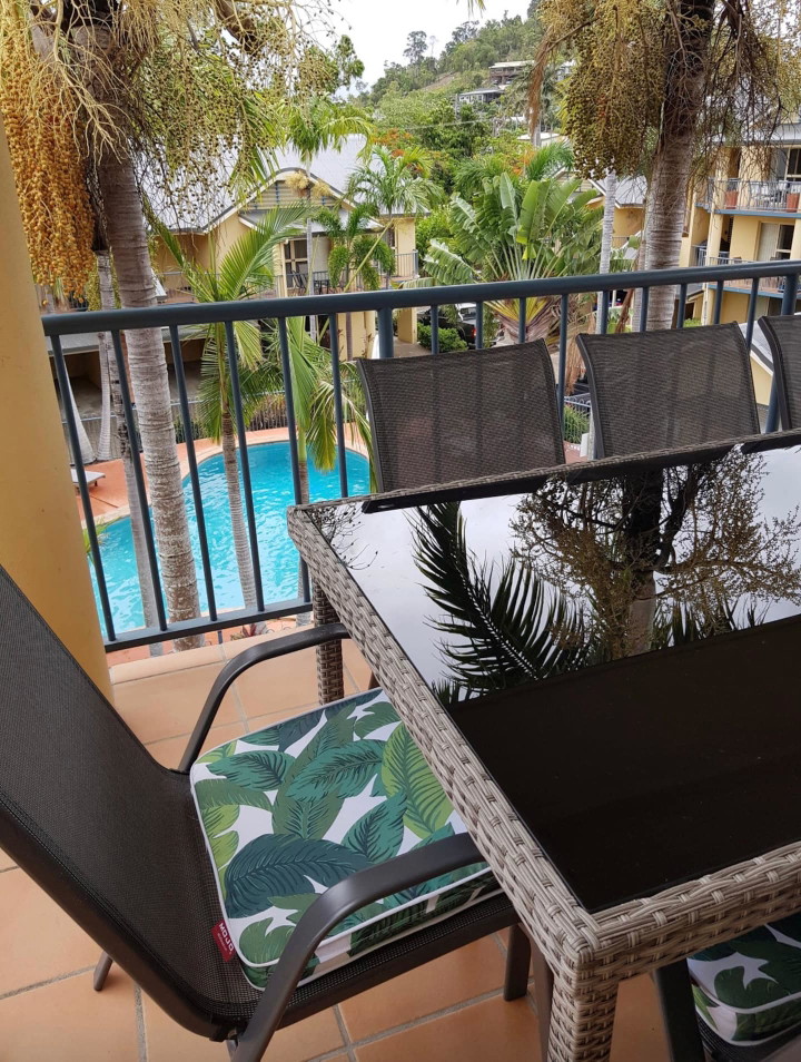 Palm Penthouse Pool View Tropical Stay - Whitsundays