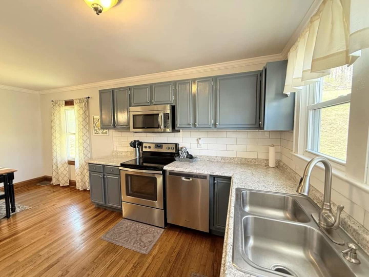 The Hilltop Hideaway - Beckley, WV
