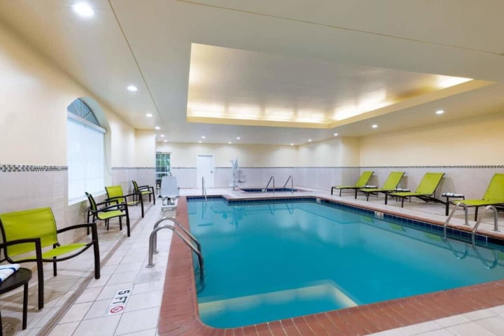 Springhill Suites | Queen Suite | Busch Gardens - Williamsburg, VA