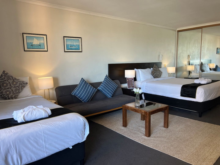 Large Studio 1407w/ Balc & View - Surry Hills