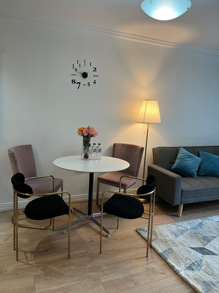 North Acton Underground Flat - London