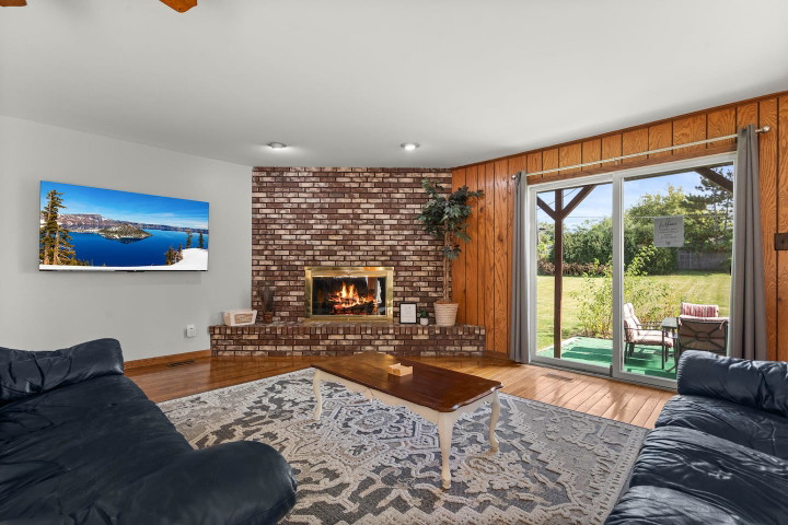 Spacious & Quaint Home | Game Room | Lots Of Beds! - Wheaton