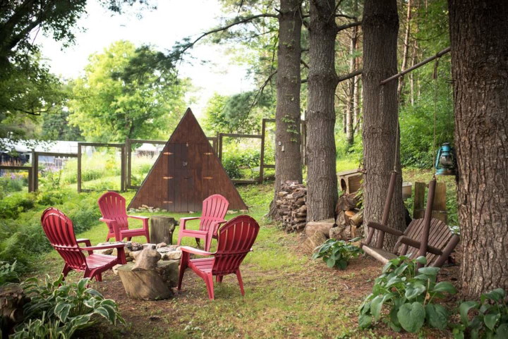 Country In The City ~ Fireplace, 3d Massage Chair - Decorah, IA