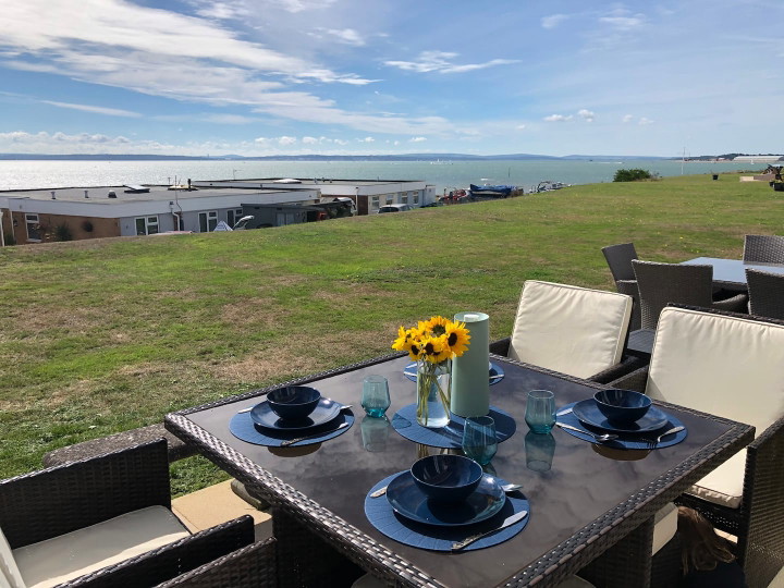 Panoramic Sea Views, Quiet, Relaxed, Cliffs, Beach - Hampshire