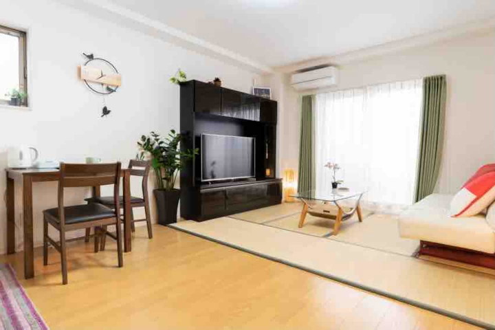 Room 202, Free Parking, 45 Sqm Large Space, Tatami Living Room. Living Room, Bedroom, Bathroom, Kitchen, Toilet Are All Complete - Japan