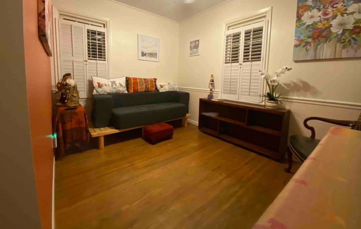 Garden City- Private Ste: Queen Bed, Living & Bath - Garden City, KS
