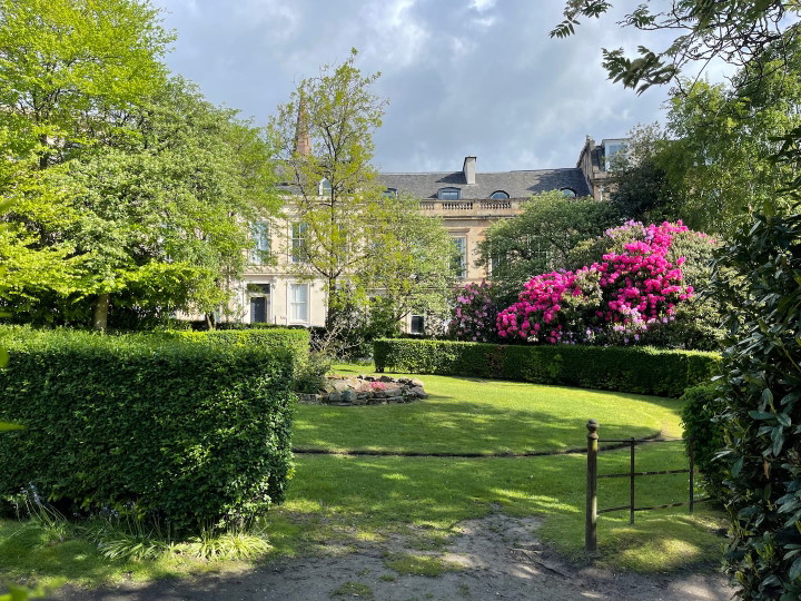 Luxury New 3 Bed Sunny, West End Garden Flat - Glasgow