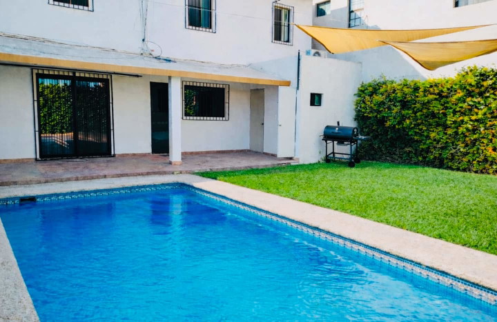 Casa Familiar Con Alberca En Cumbres Tercer Sector - Monterrey