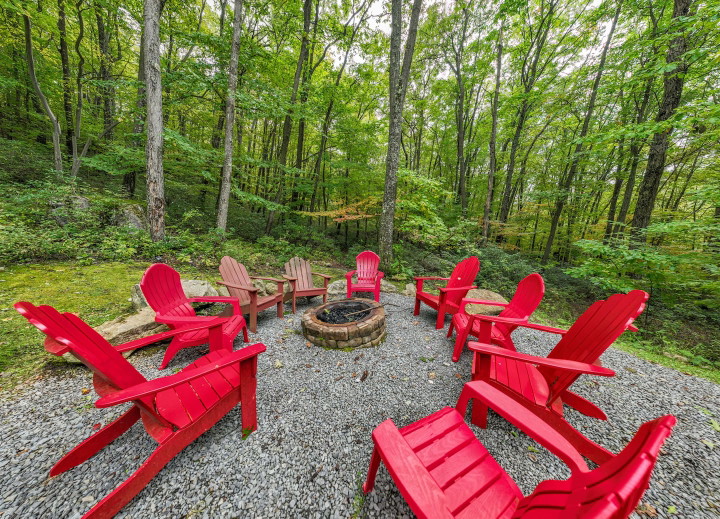 Ski & Lake Private Retreat* Hot Tub* Enjoy Nature! - Deep Creek Lake, MD