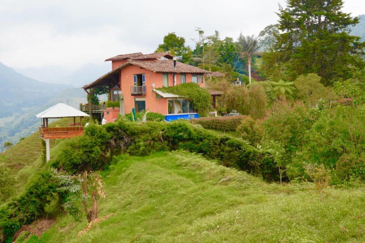 Chalet Bohemia Suspendido Sobre El Valle De Cocora - Salento
