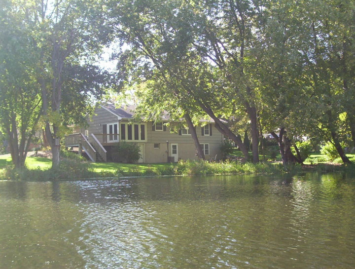 Private, Quiet & Convenient Creekside Hideaway - Marais poitevin