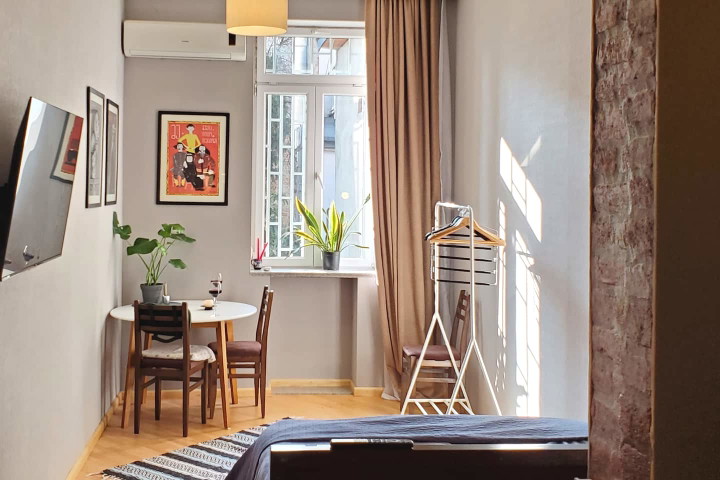 Recently Renovated Studio, 1 Min Walk To Metro - Tbilisi