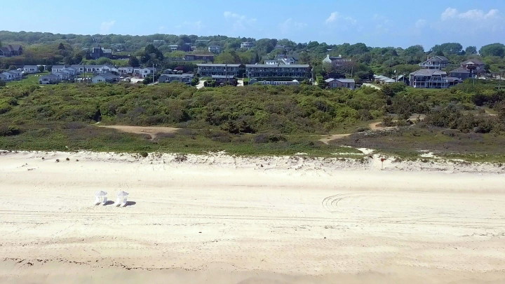Second Floor Corner Unit Overlooking The Ocean - Montauk, NY