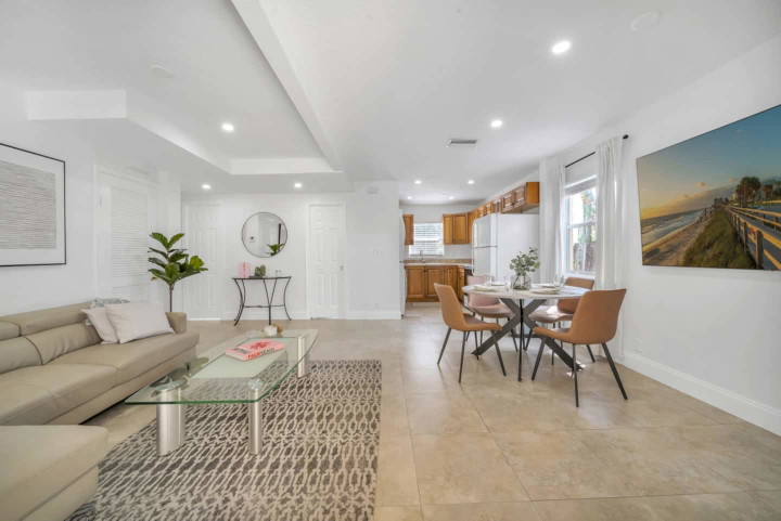Entire Home In City-place, Convention Center - West Palm Beach, FL