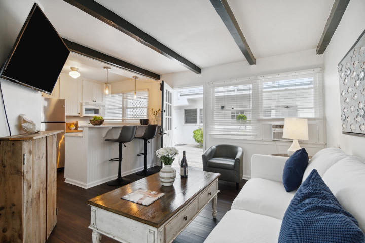 Malibu, Carbon Beach - Suite Nine - Malibu, CA