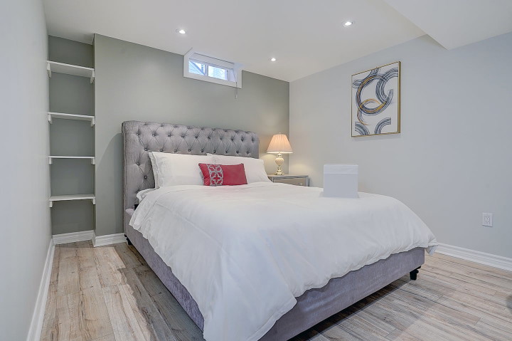 Entire Newly Renovated Basement 2-bedroom Suite - Markham